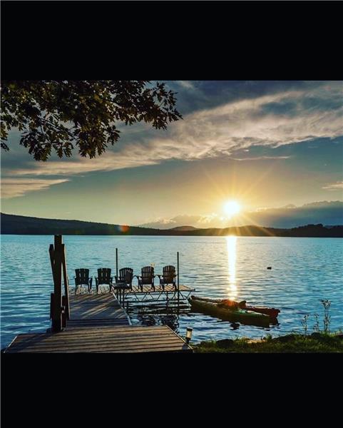 Kamaniskeg Lakehouse - Barrys Bay Cottage Rental | GL-36657 ...