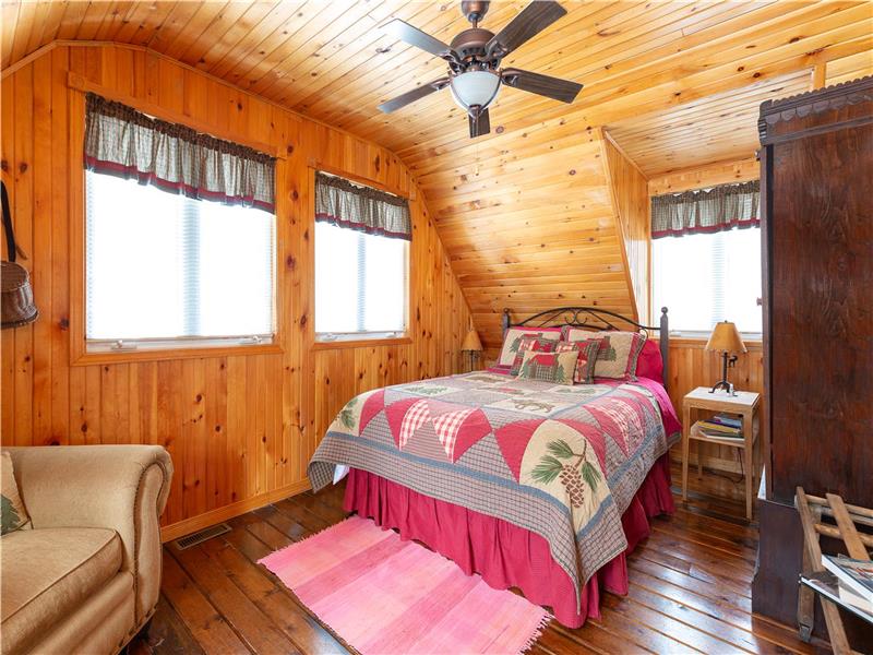 Lakefront Cottage w/ Swimming Pool, - Golden Lake Cottage Rental | PL ...