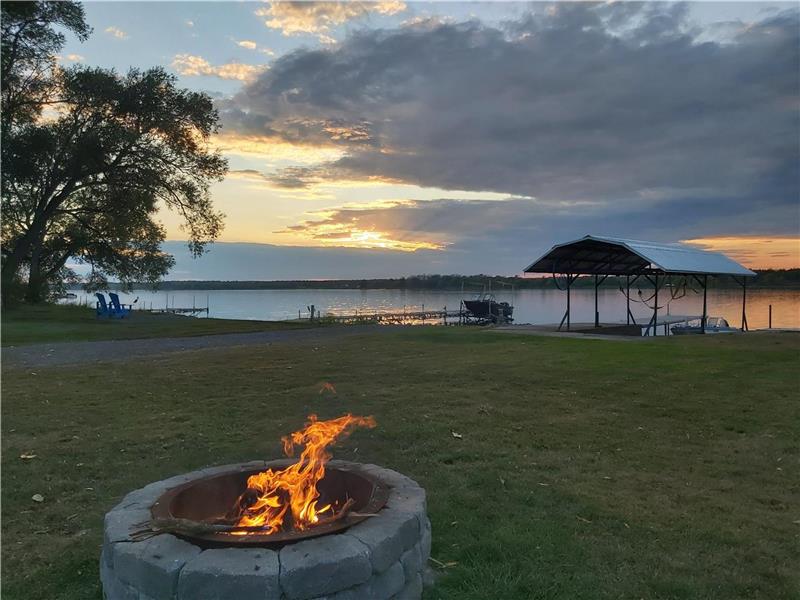 Hay Bay Lakehouse - 80' private - Napanee Cottage Rental | PL-36713 ...