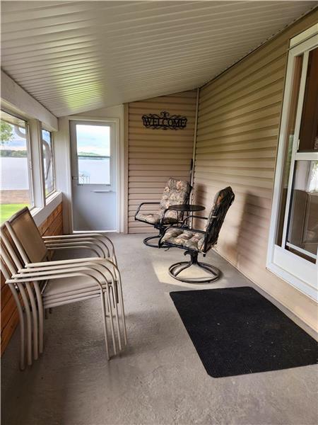 Hay Bay Lakehouse - 80' private - Napanee Cottage Rental | PL-36713 ...