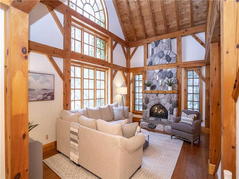 Luxury Timber Frame Cottage by the - Grand Bend Cottage Rental | DI ...