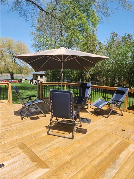 The Ritz Retreat on Lake Scugog - Janetville Cottage Rental | PL-36992 ...