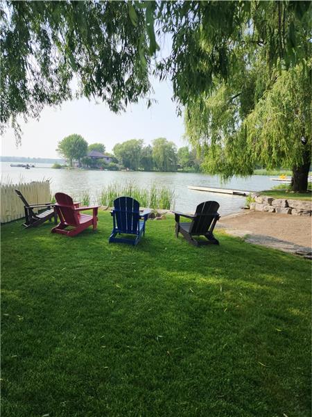 The Ritz Retreat on Lake Scugog - Janetville Cottage Rental | PL-36992 ...