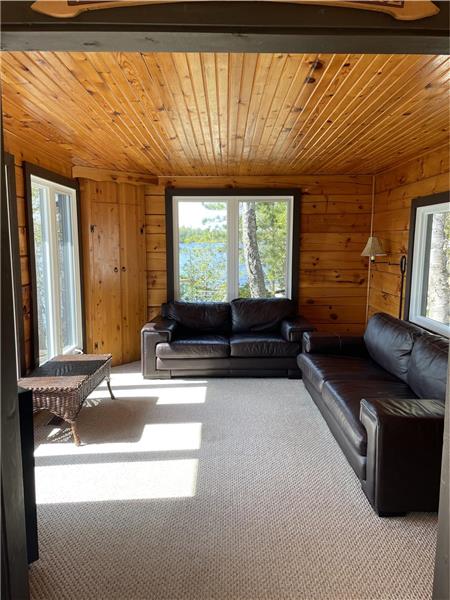 ALL-SEASON WATERFRONT COTTAGE, - Ottawa Cottage Rental | GL-37262 ...