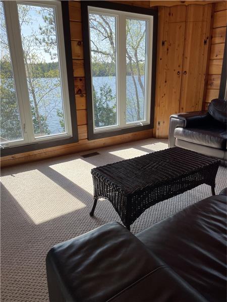 ALL-SEASON WATERFRONT COTTAGE, - Ottawa Cottage Rental | GL-37262 ...