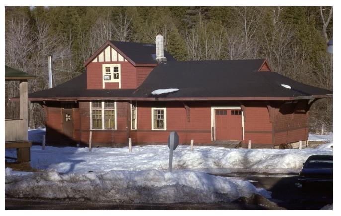 Clarendon Station - newly renovated - Clarendon Station Cottage Rental ...