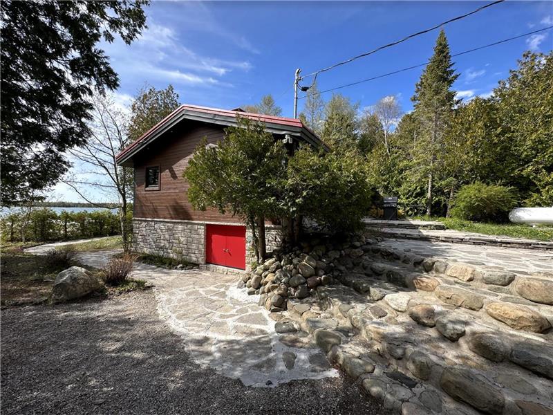 Waterfront Cottage in Tobermory - - Tobermory Cottage Rental | GL-37567 ...