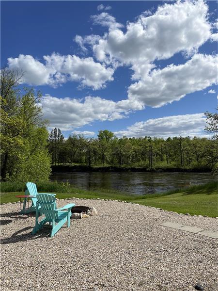 Cozy, Romantic, Riverfront Cottage - Roseau River Cottage Rental | PL ...