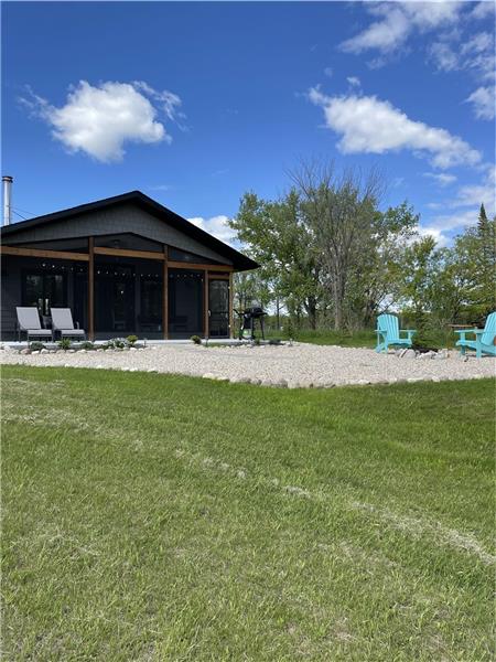 Cozy, Romantic, Riverfront Cottage - Roseau River Cottage Rental | PL ...