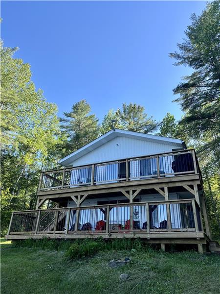 Barry's Bay Cottage on Wadsworth - Barrys Bay Cottage Rental | GL-37695 ...