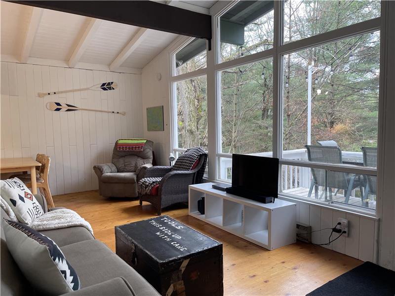 DOCKSIDE CABIN- RELAXING WATERFRONT - Parry Sound Cottage Rental | DI ...