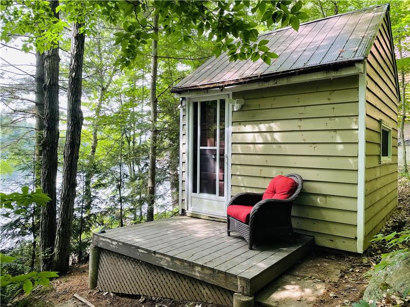DOCKSIDE CABIN- RELAXING WATERFRONT - Parry Sound Cottage Rental | DI ...