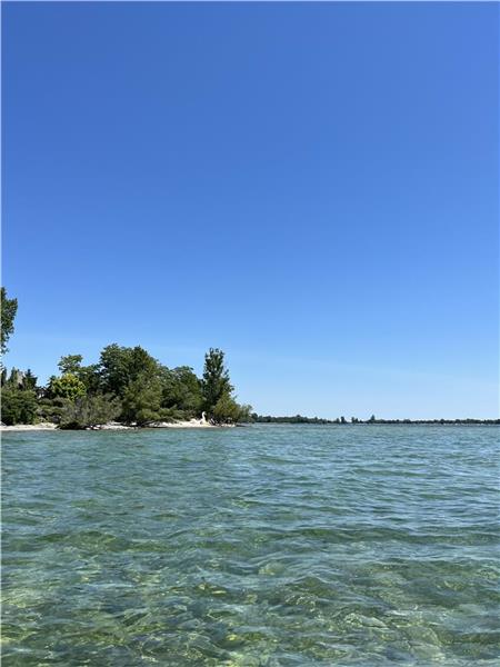 BOTL House - 4 Season Beach - Chalet à louer Amherst Island | GL-37855 ...