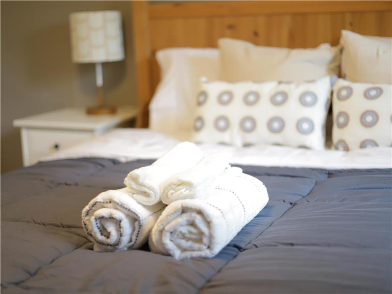 Cozy cottage with Ping Pong & short - Tiny Cottage Rental | PL-37884 ...