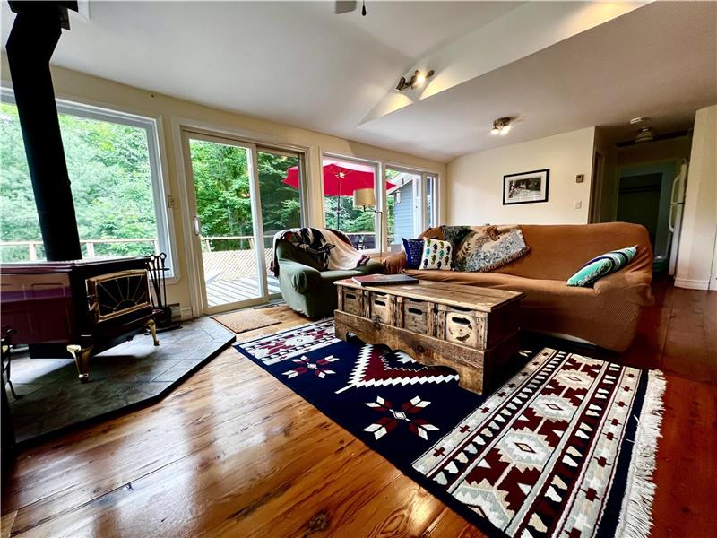 Horseshoe Lake Cottage - Parry Sound Cottage Rental | GL-38353 ...