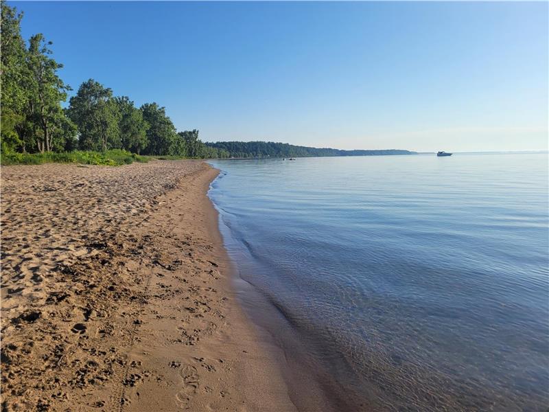 The Beach House - Turkey Point Cottage Rental | DI-38400 | CottagesInCanada