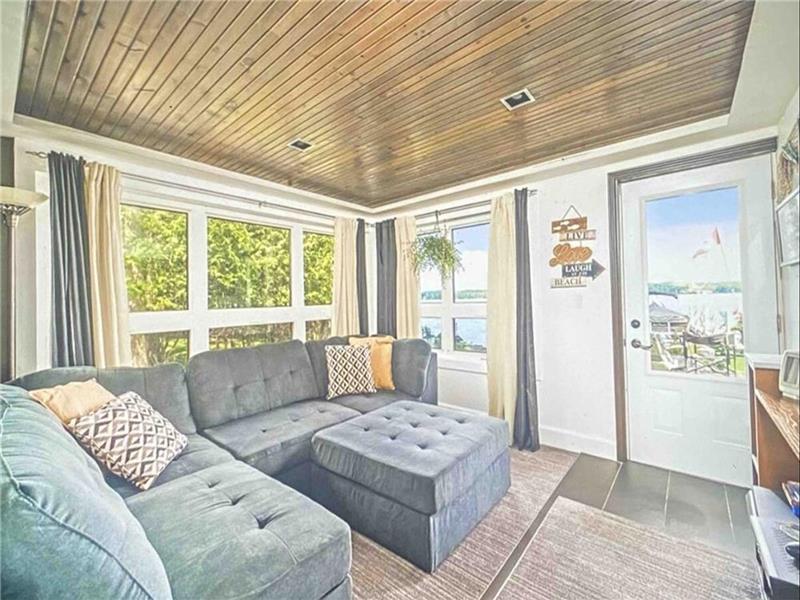 Sunset Waters Edge on Bob's Lake - Tichborne Cottage Rental | GL-38544 ...