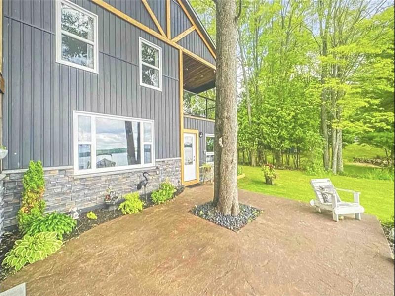 Sunset Waters Edge on Bob's Lake - Tichborne Cottage Rental | GL-38544 ...
