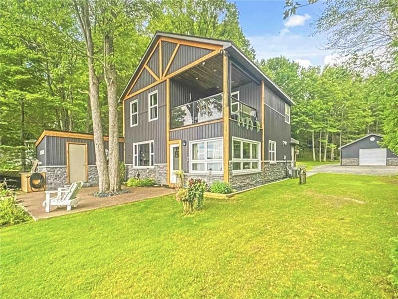 Sunset Waters Edge - Tichborne Cottage Rental | GL-38544 | CottagesInCanada