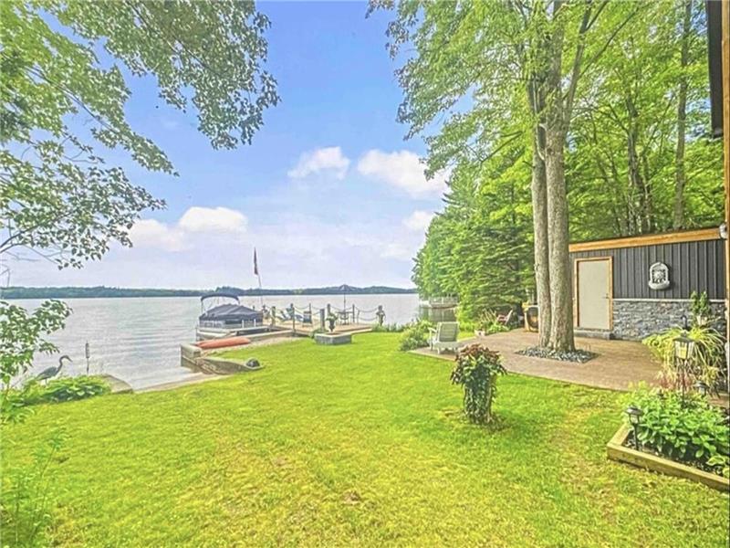 Sunset Waters Edge on Bob's Lake - Tichborne Cottage Rental | GL-38544 ...