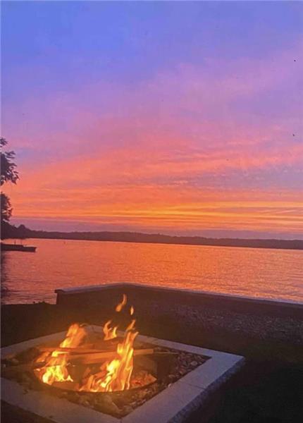 Sunset Waters Edge - Tichborne Cottage Rental | GL-38544 | CottagesInCanada
