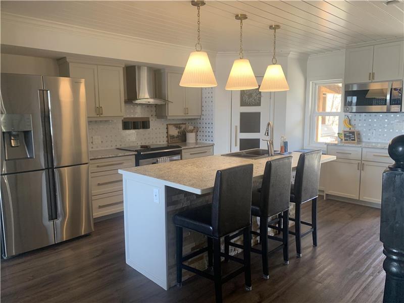 Sunset Waters Edge on Bob's Lake - Tichborne Cottage Rental | GL-38544 ...