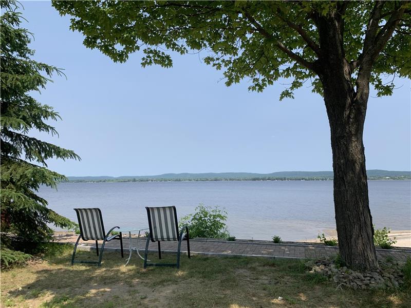Beach & Cozy House w Amazing View - Ottawa Cottage Rental | PL-38710 ...