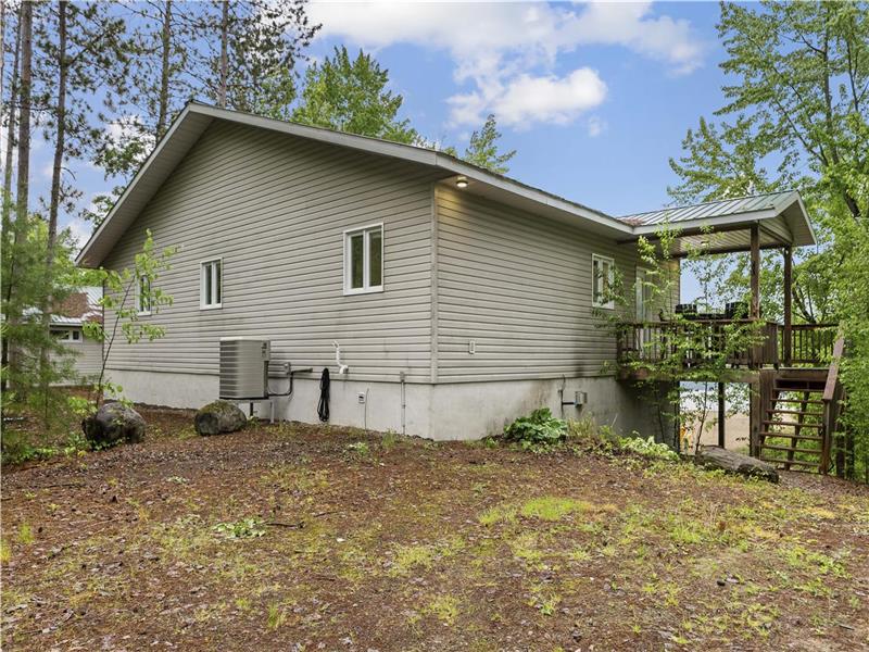 Large family-friendly sandy - L'Isle-aux-Allumettes Cottage Rental | DI ...