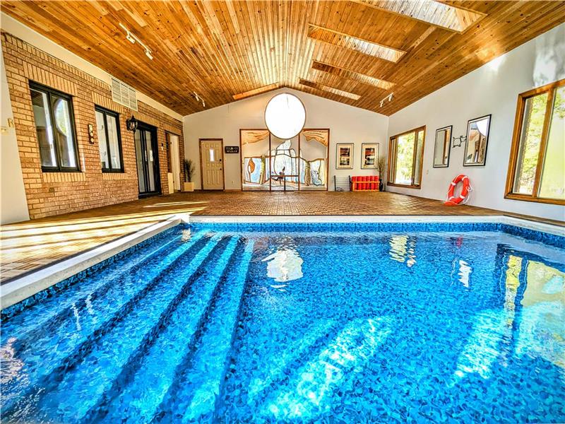 Indoor heated pool, Games Room, - Bobcaygeon Cottage Rental | DI-38949 ...