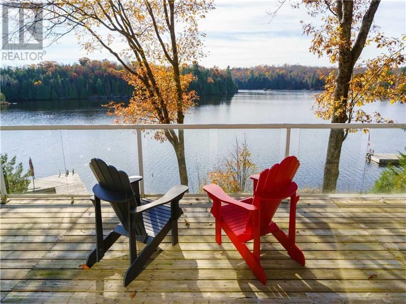 Firefly Hut - Cheerful 6-bedroom - Mckellar Cottage Rental | DI-39743 ...