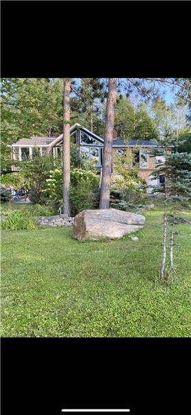 Couples Getaway on the Beautiful - Round Lake Centre Cottage Rental ...