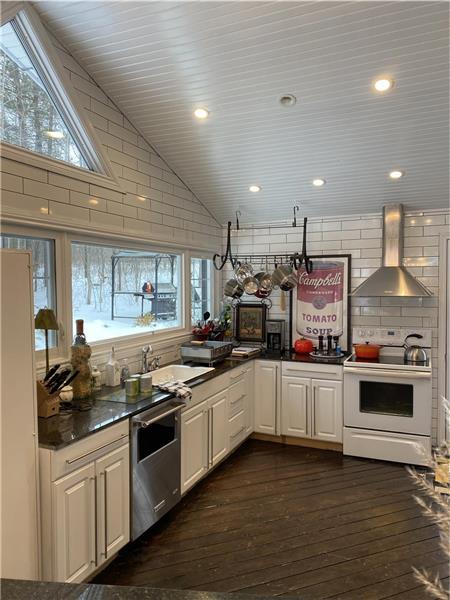 Getaway on the Beautiful Sandy - Round Lake Centre Cottage Rental | PL ...