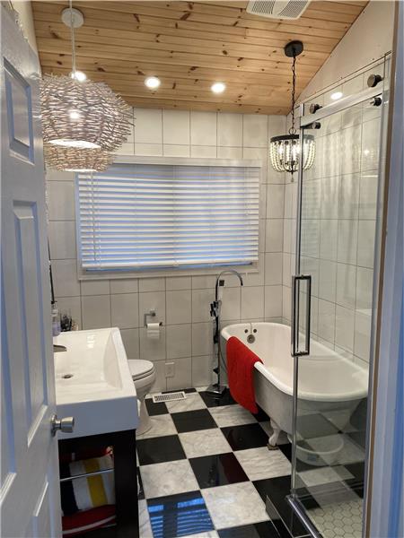 Getaway on the Beautiful Sandy - Round Lake Centre Cottage Rental | PL ...