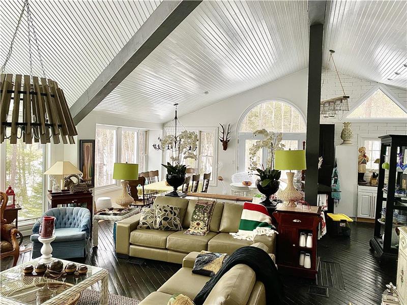 Getaway on the Beautiful Sandy - Round Lake Centre Cottage Rental | PL ...