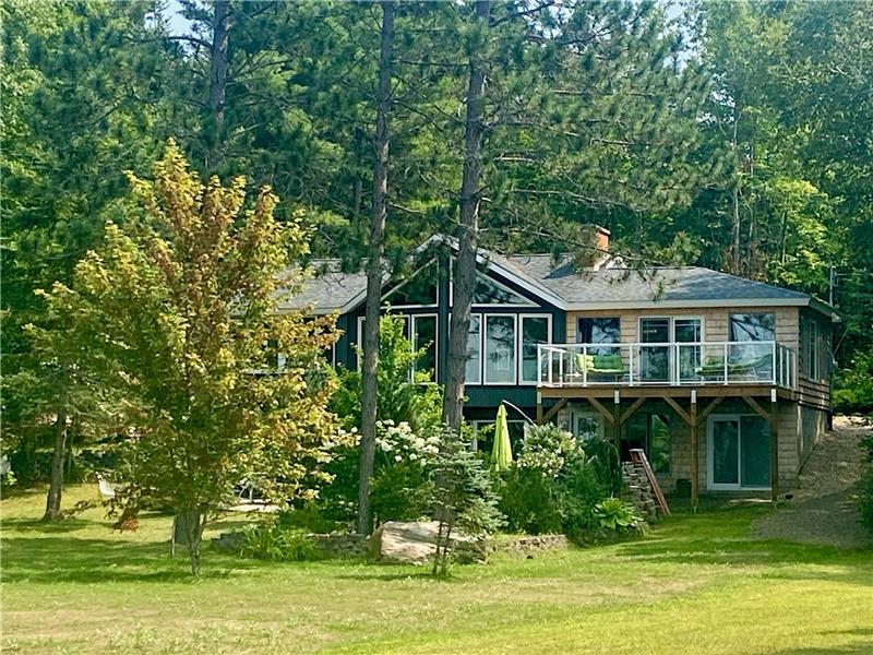 Getaway on the Beautiful Sandy - Round Lake Centre Cottage Rental | PL ...