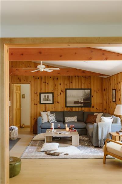 DRAG Lake! Waterfront Private - Haliburton Cottage Rental | DI-39971 ...