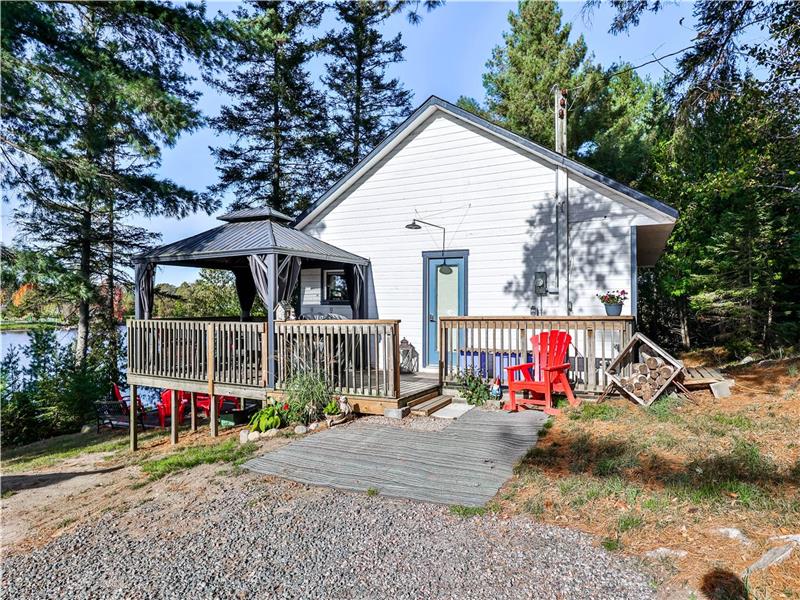 Rocky Point Cottage, Whitestone - Dunchurch Cottage Rental | PL-40071 ...