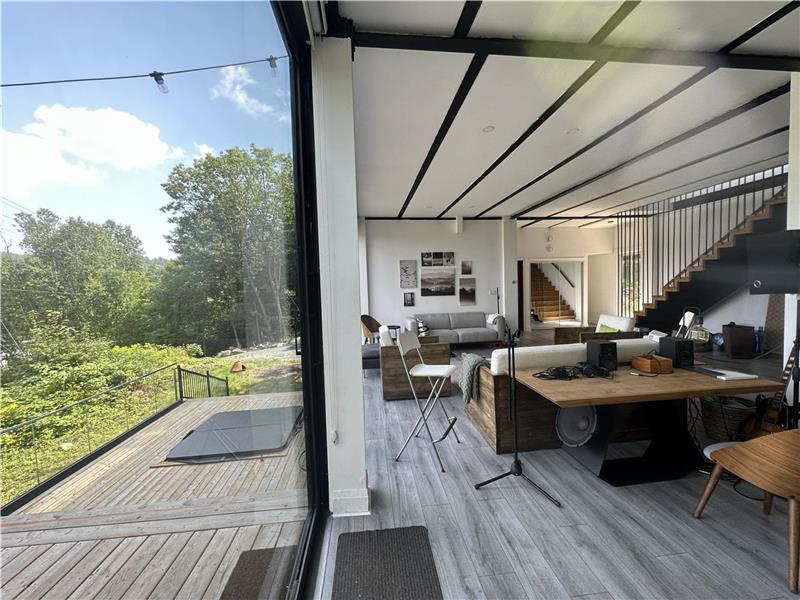 Modern Glass Cottage facing a Lake - Algonquin Highlands Cottage Rental ...