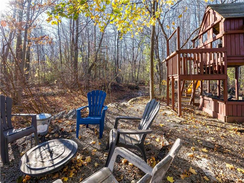 SHALE BEACH HOUSE - WATERFRONT - The Blue Mountains Cottage Rental | PL ...