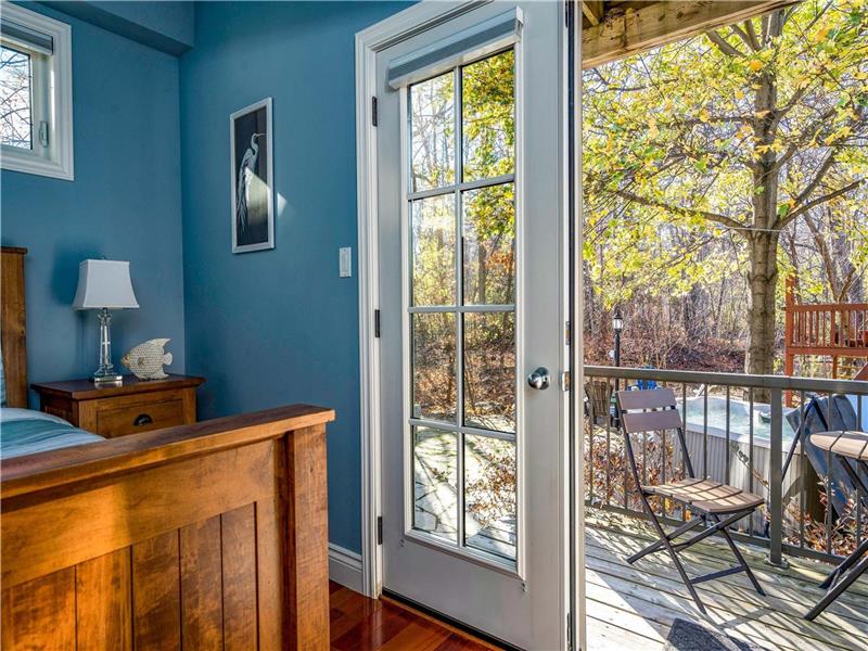 SHALE BEACH HOUSE - WATERFRONT - The Blue Mountains Cottage Rental | PL ...