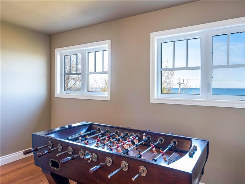 SHALE BEACH HOUSE - WATERFRONT - The Blue Mountains Cottage Rental | PL ...