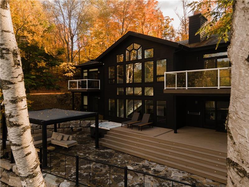 Luxury Lakefront 4200sqft Oasis * - Bancroft Cottage Rental | DI-40723 ...