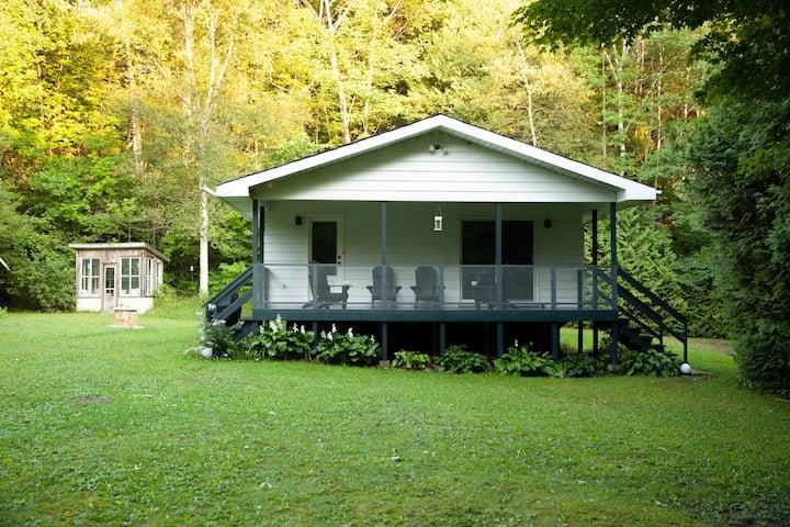 Idylwild Riverfront Cottage - - Goderich Cottage Rental | DI-40754 ...
