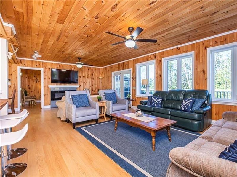 3 Large Bdrms , 2 Bathroom Lake - Griffith Cottage Rental | GL-40788 ...