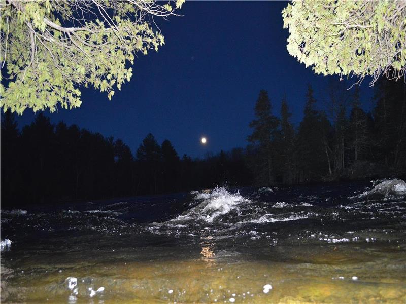 EireKnp - Snow Road Station Cottage Rental | GL-41063 | CottagesInCanada