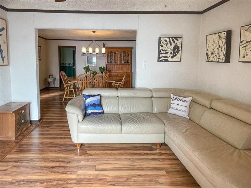 The Bon Echo Escape - Cloyne Cottage Rental | GL-41100 | CottagesInCanada