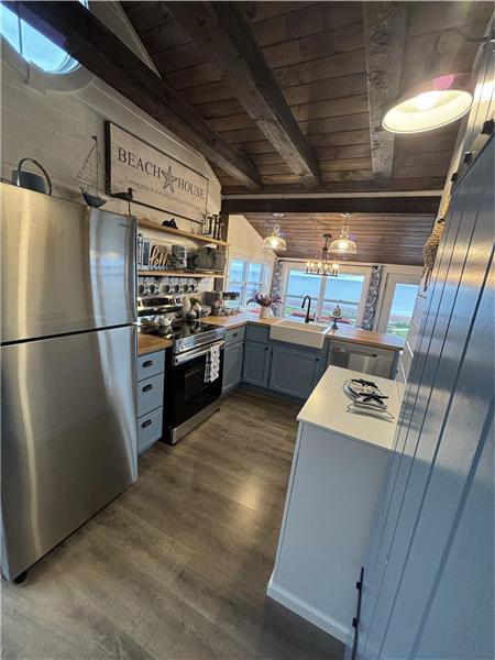 Ocean Front Beach House of - Port Howe Cottage Rental | GL-41180 ...