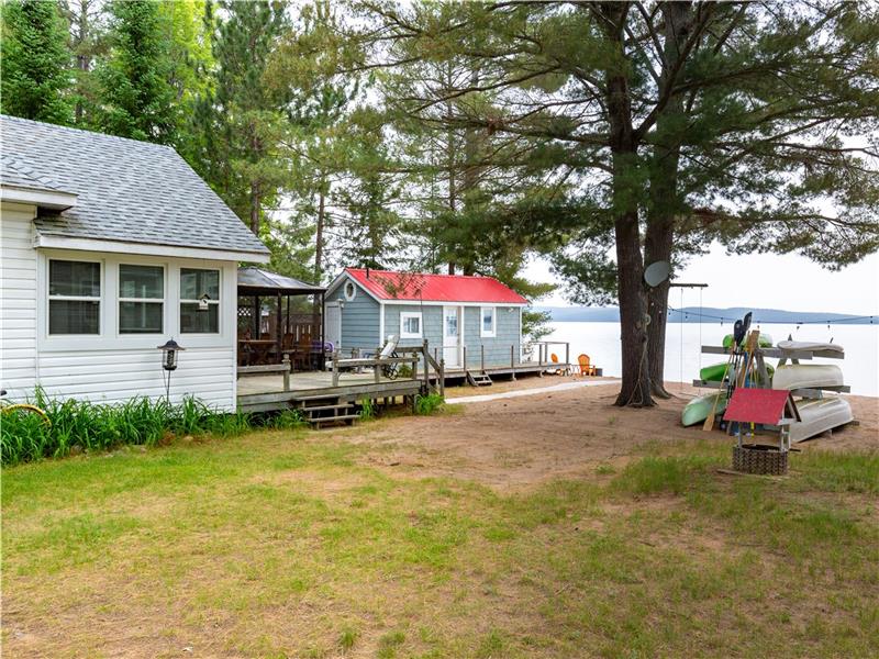 The Beach Cottages: 3 Cottages + 1 - Round Lake Centre Cottage Rental ...