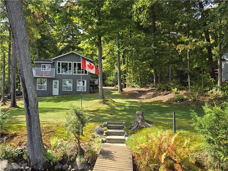 Allen Lake Hideaway Harcourt Cottage Rental Gl 41776 Cottagesincanada