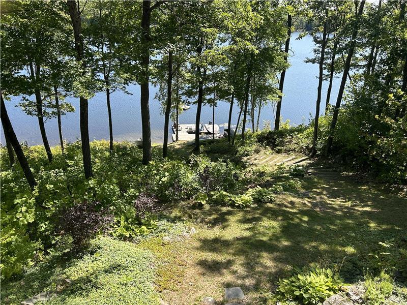 Beautiful waterfront cottage with - Parry Sound Cottage Rental | GL ...